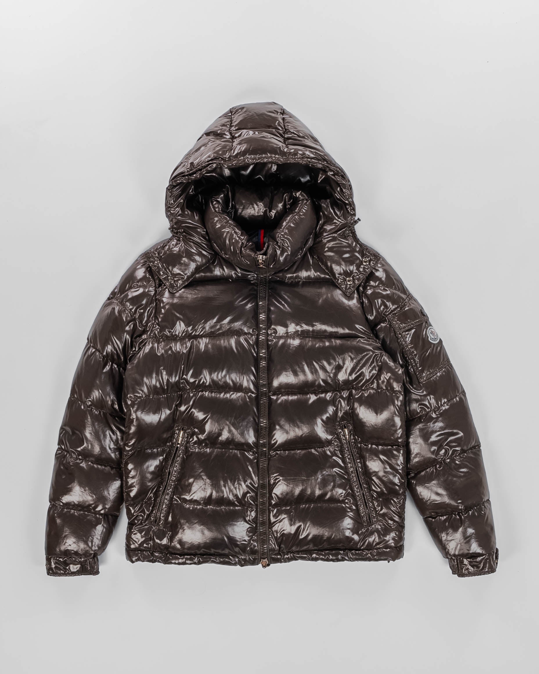 Upptäck kläder från populära märken | Merchsweden